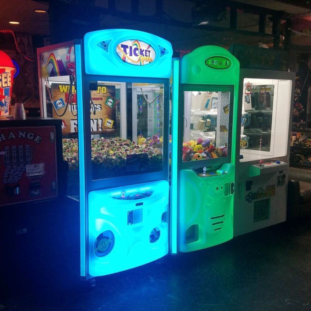 Redemption Cranes & White Claw Crane - Flippers Family Arcade